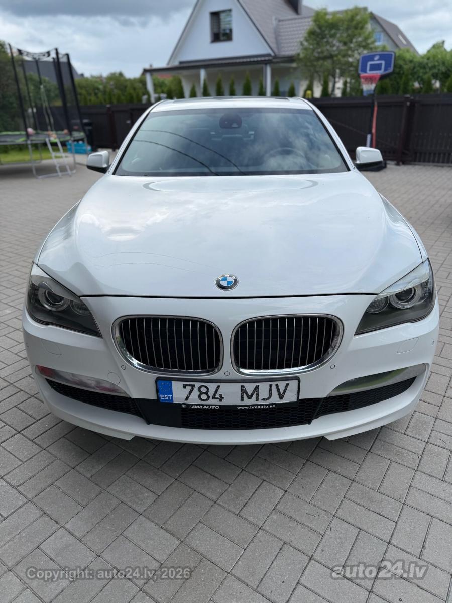 White BMW 7 Series 2012 in Tallinn, with an engine capacity of 3.00 L and mileage of 366 thousand km for 9999 €, photo 6 on AUTOMOTO.COM.LV