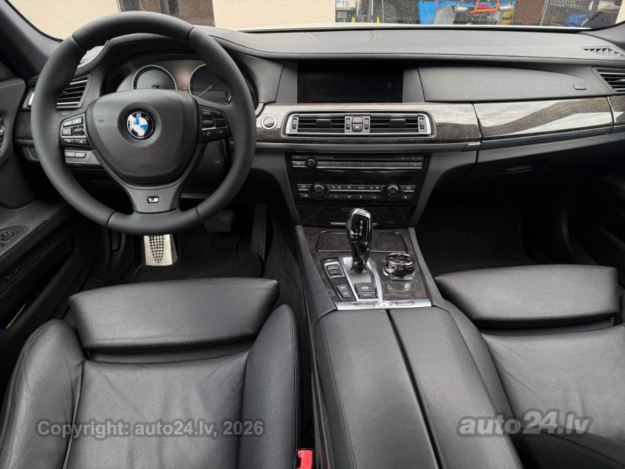 White BMW 7 Series 2012 in Tallinn, with an engine capacity of 3.00 L and mileage of 366 thousand km for 9999 €, photo 7 on AUTOMOTO.COM.LV