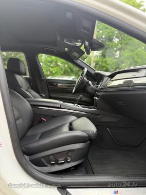 White BMW 7 Series 2012 in Tallinn, with an engine capacity of 3.00 L and mileage of 366 thousand km for 9999 €, photo 9 on AUTOMOTO.COM.LV