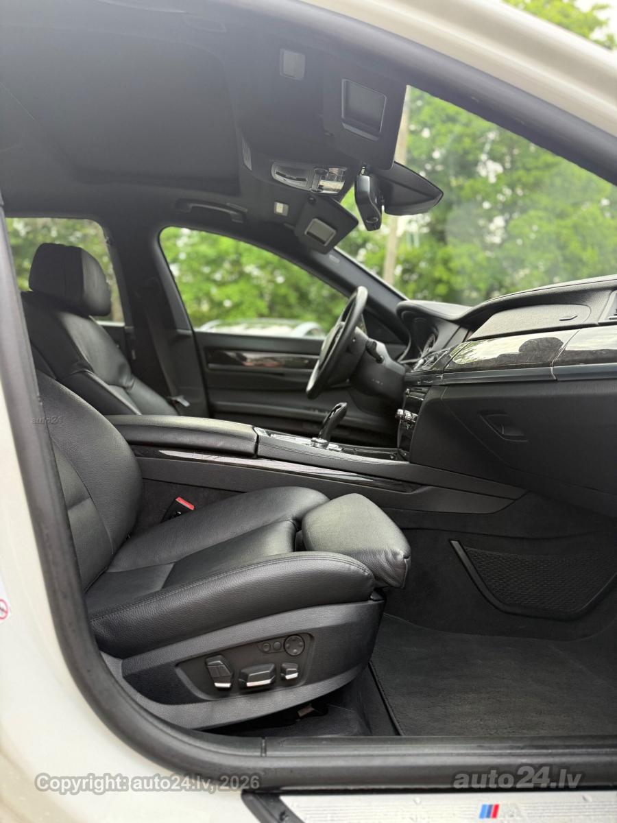 White BMW 7 Series 2012 in Tallinn, with an engine capacity of 3.00 L and mileage of 366 thousand km for 9999 €, photo 9 on AUTOMOTO.COM.LV