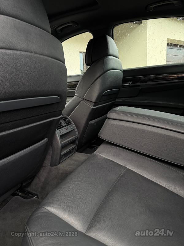 Balts BMW 7 Series 2012 Tallina, ar dzinēja tilpumu 3.00 L un nobraukumu 366 tūkst. km par 9999 €, foto 10 vietnē AUTOMOTO.COM.LV
