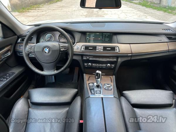 Balts BMW 7 Series 2012 Tartu, ar dzinēja tilpumu 3.00 L un nobraukumu 381 tūkst. km par 8990 €, foto 5 vietnē AUTOMOTO.COM.LV