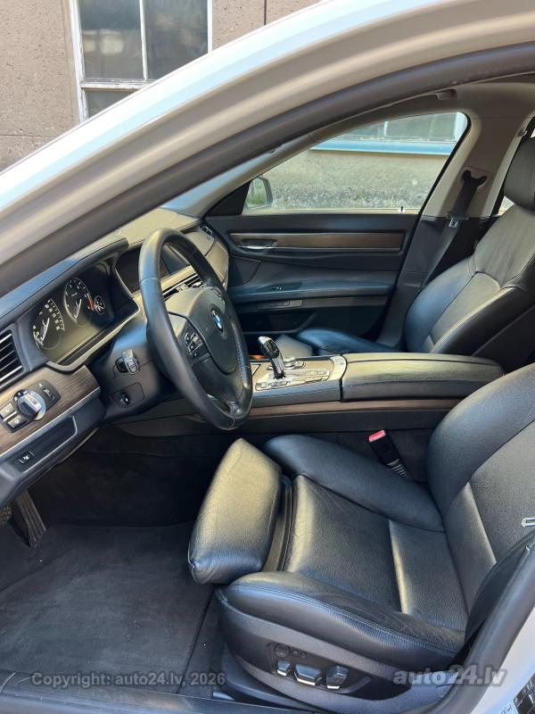 Balts BMW 7 Series 2012 Tartu, ar dzinēja tilpumu 3.00 L un nobraukumu 381 tūkst. km par 8990 €, foto 8 vietnē AUTOMOTO.COM.LV