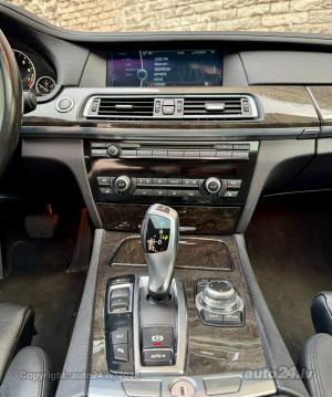 Balts BMW 7 Series 2012 Tallina, ar dzinēja tilpumu 3.00 L un nobraukumu 162 tūkst. km par 5400 €, foto 10 vietnē AUTOMOTO.COM.LV