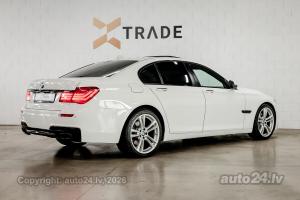 White BMW 7 Series 2013 in Parnu, with an engine capacity of 3.00 L and mileage of 294 thousand km for 14990 €, photo 3 on AUTOMOTO.COM.LV