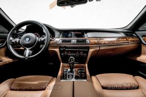 White BMW 7 Series 2013 in Parnu, with an engine capacity of 3.00 L and mileage of 294 thousand km for 14990 €, photo 15 on AUTOMOTO.COM.LV