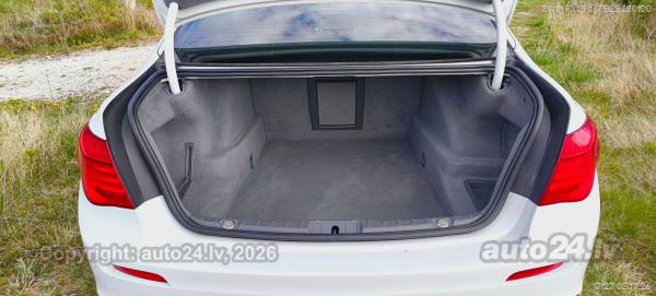 Balts BMW 7 Series 2014 Tallina, ar dzinēja tilpumu 4.40 L un nobraukumu 215 tūkst. km par 19800 €, foto 6 vietnē AUTOMOTO.COM.LV