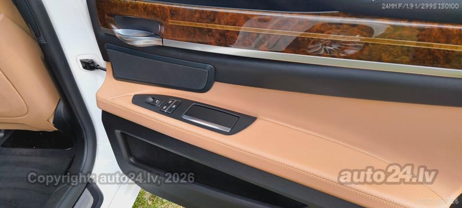 Balts BMW 7 Series 2014 Tallina, ar dzinēja tilpumu 4.40 L un nobraukumu 215 tūkst. km par 19800 €, foto 10 vietnē AUTOMOTO.COM.LV
