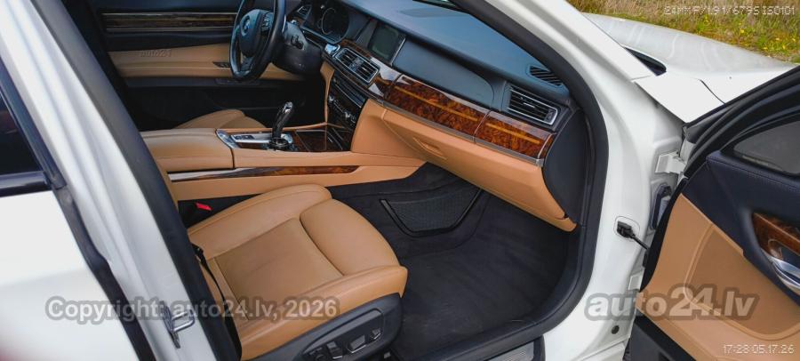 Balts BMW 7 Series 2014 Tallina, ar dzinēja tilpumu 4.40 L un nobraukumu 215 tūkst. km par 19800 €, foto 15 vietnē AUTOMOTO.COM.LV