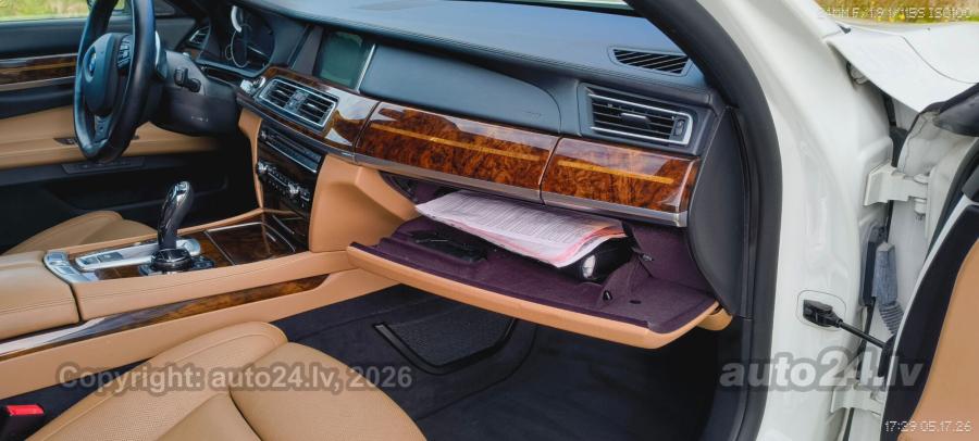 Balts BMW 7 Series 2014 Tallina, ar dzinēja tilpumu 4.40 L un nobraukumu 215 tūkst. km par 19800 €, foto 17 vietnē AUTOMOTO.COM.LV