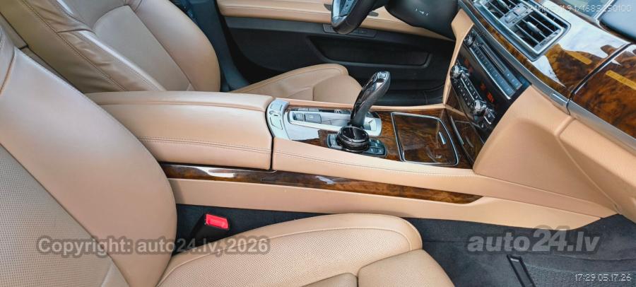 Balts BMW 7 Series 2014 Tallina, ar dzinēja tilpumu 4.40 L un nobraukumu 215 tūkst. km par 19800 €, foto 18 vietnē AUTOMOTO.COM.LV