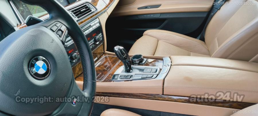 Balts BMW 7 Series 2014 Tallina, ar dzinēja tilpumu 4.40 L un nobraukumu 215 tūkst. km par 19800 €, foto 22 vietnē AUTOMOTO.COM.LV