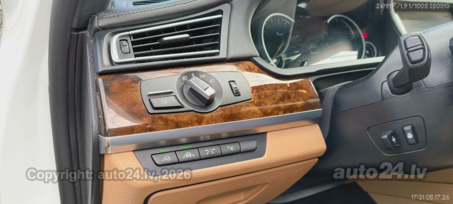 Balts BMW 7 Series 2014 Tallina, ar dzinēja tilpumu 4.40 L un nobraukumu 215 tūkst. km par 19800 €, foto 25 vietnē AUTOMOTO.COM.LV