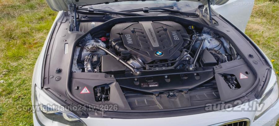 Balts BMW 7 Series 2014 Tallina, ar dzinēja tilpumu 4.40 L un nobraukumu 215 tūkst. km par 19800 €, foto 28 vietnē AUTOMOTO.COM.LV