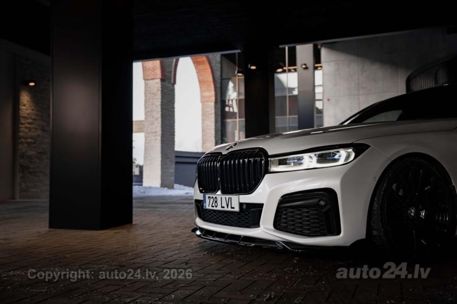 White BMW 7 Series 2016 in Tallinn, with an engine capacity of 4.40 L and mileage of 115 thousand km for 34000 €, photo 6 on AUTOMOTO.COM.LV
