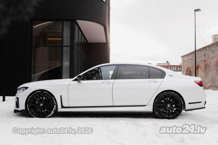 White BMW 7 Series 2016 in Tallinn, with an engine capacity of 4.40 L and mileage of 115 thousand km for 34000 €, photo 11 on AUTOMOTO.COM.LV
