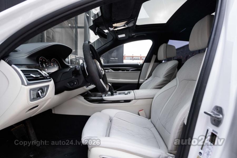 White BMW 7 Series 2016 in Tallinn, with an engine capacity of 4.40 L and mileage of 115 thousand km for 34000 €, photo 24 on AUTOMOTO.COM.LV