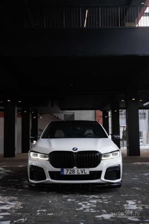 White BMW 7 Series 2016 in Tallinn, with an engine capacity of 4.40 L and mileage of 118 thousand km for 33900 €, photo 4 on AUTOMOTO.COM.LV