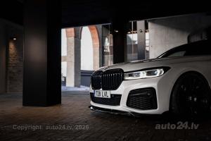 White BMW 7 Series 2016 in Tallinn, with an engine capacity of 4.40 L and mileage of 118 thousand km for 33900 €, photo 7 on AUTOMOTO.COM.LV