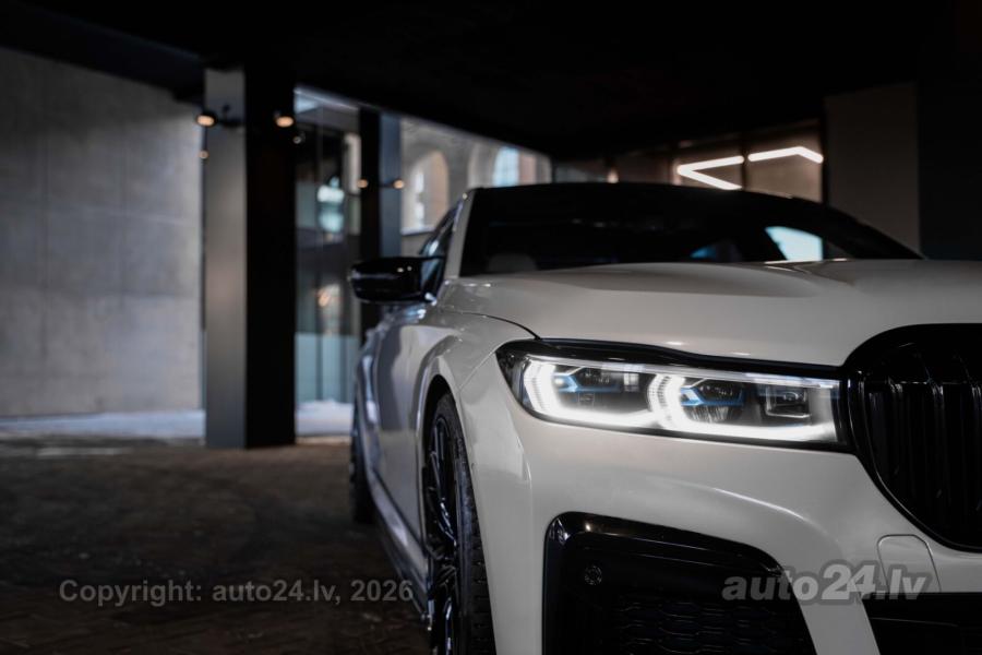 White BMW 7 Series 2016 in Tallinn, with an engine capacity of 4.40 L and mileage of 118 thousand km for 33900 €, photo 8 on AUTOMOTO.COM.LV