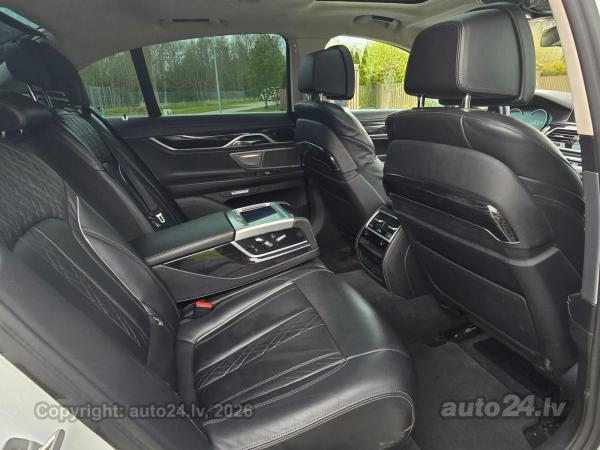 Balts BMW 7 Series 2016 Tallina, ar dzinēja tilpumu 3.00 L un nobraukumu 289 tūkst. km par 23990 €, foto 9 vietnē AUTOMOTO.COM.LV