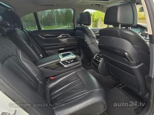 Balts BMW 7 Series 2016 Tallina, ar dzinēja tilpumu 3.00 L un nobraukumu 289 tūkst. km par 23990 €, foto 10 vietnē AUTOMOTO.COM.LV