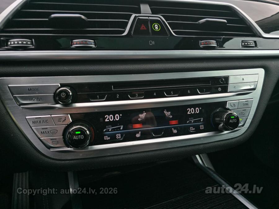 Balts BMW 7 Series 2016 Tallina, ar dzinēja tilpumu 3.00 L un nobraukumu 289 tūkst. km par 23990 €, foto 15 vietnē AUTOMOTO.COM.LV