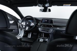 White BMW 7 Series 2020 in Tallinn, with an engine capacity of 3.00 L and mileage of 112 thousand km for 50990 €, photo 16 on AUTOMOTO.COM.LV