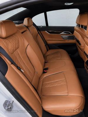 White BMW 7 Series 2021 in Tallinn, with an engine capacity of 3.00 L and mileage of 108 thousand km for 41500 €, photo 6 on AUTOMOTO.COM.LV