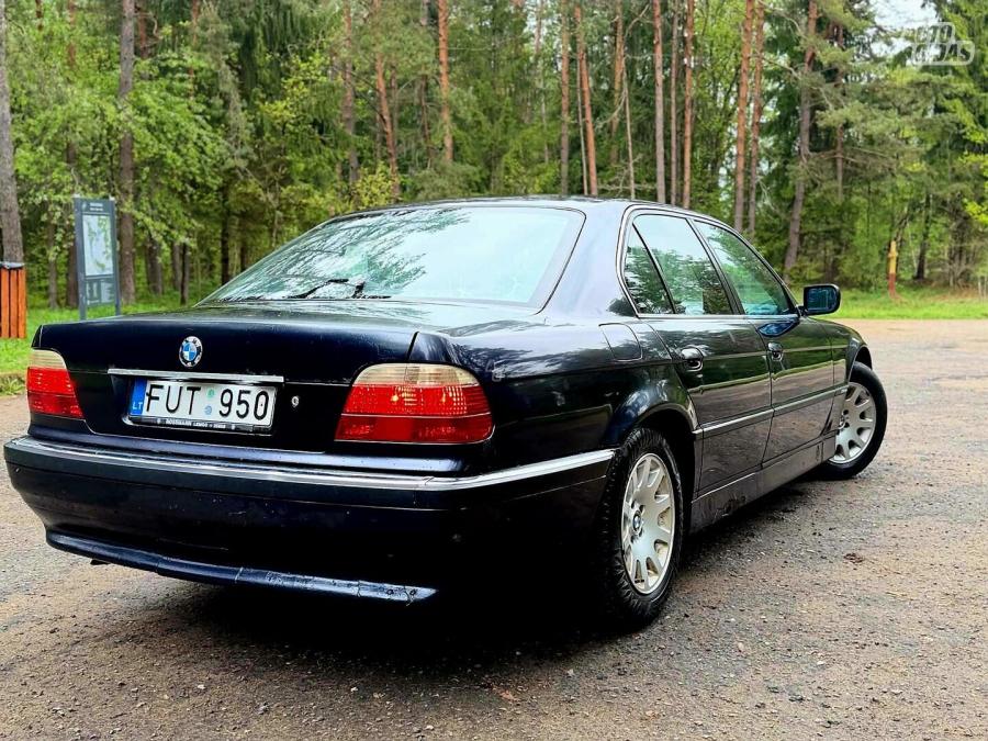 Blue BMW 725 1996 in Kaunas, with an engine capacity of 2.50 L and mileage of 370 thousand km for 1990 €, photo 4 on AUTOMOTO.COM.LV