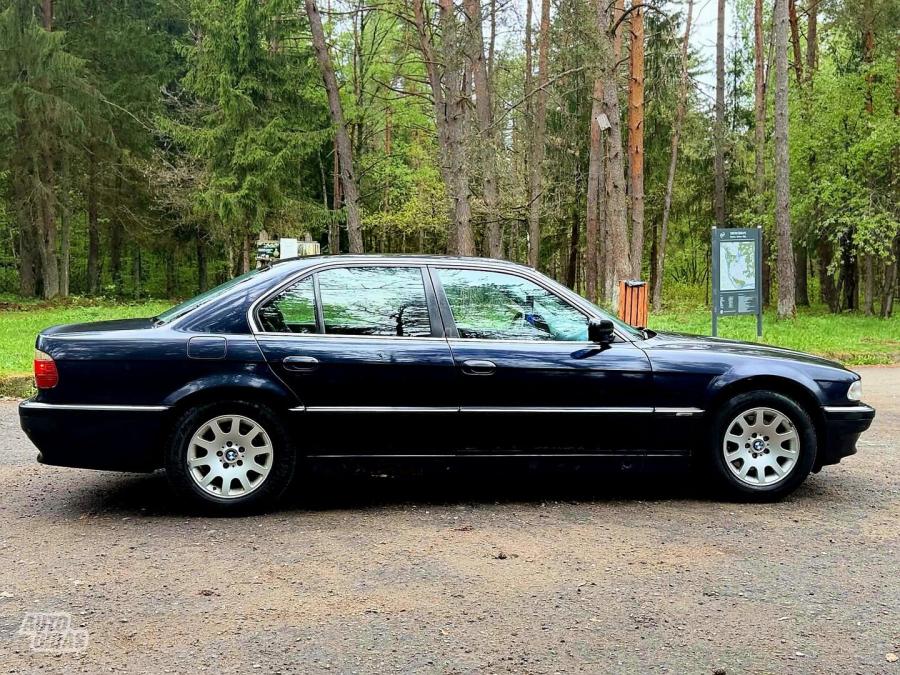 Blue BMW 725 1996 in Kaunas, with an engine capacity of 2.50 L and mileage of 370 thousand km for 1990 €, photo 8 on AUTOMOTO.COM.LV