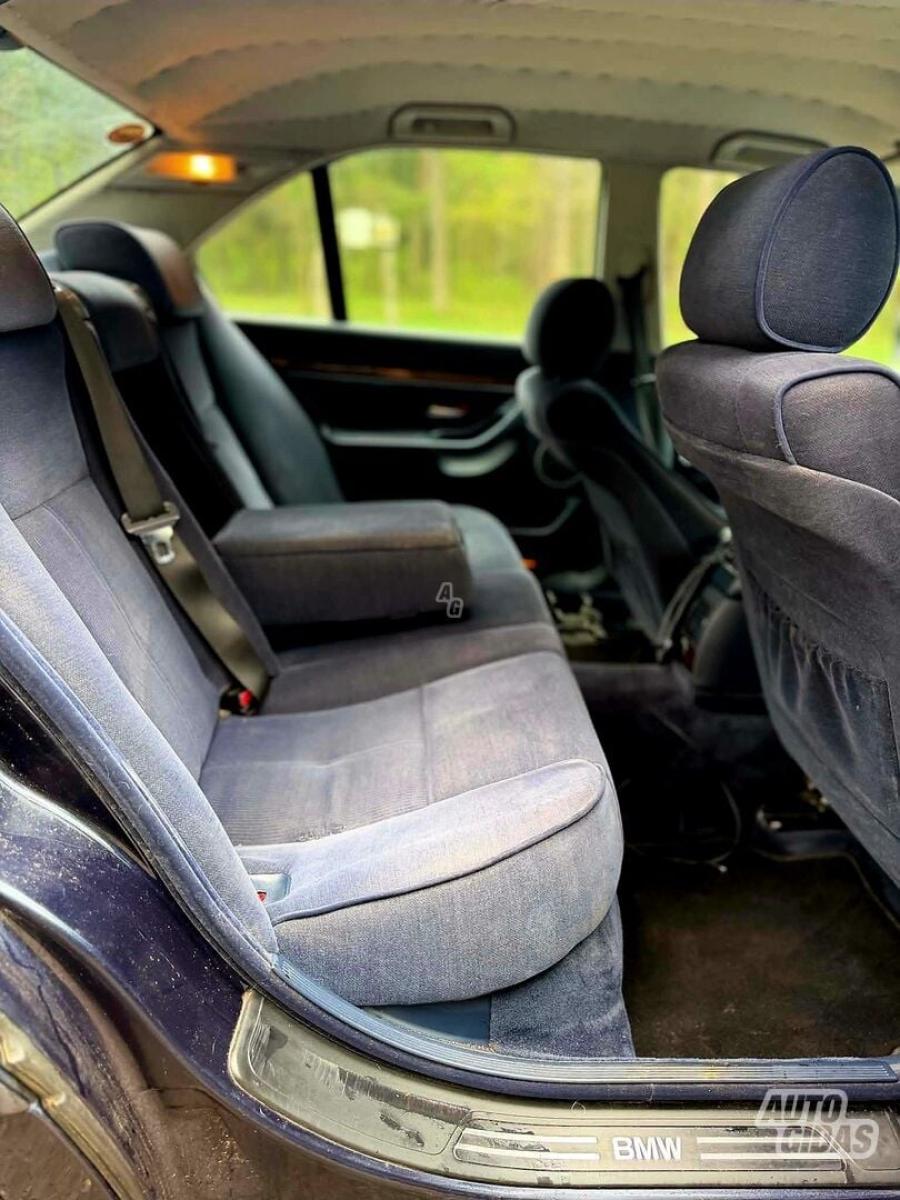 Blue BMW 725 1996 in Kaunas, with an engine capacity of 2.50 L and mileage of 370 thousand km for 1990 €, photo 15 on AUTOMOTO.COM.LV