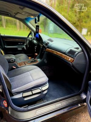 Blue BMW 725 1996 in Kaunas, with an engine capacity of 2.50 L and mileage of 370 thousand km for 1990 €, photo 17 on AUTOMOTO.COM.LV
