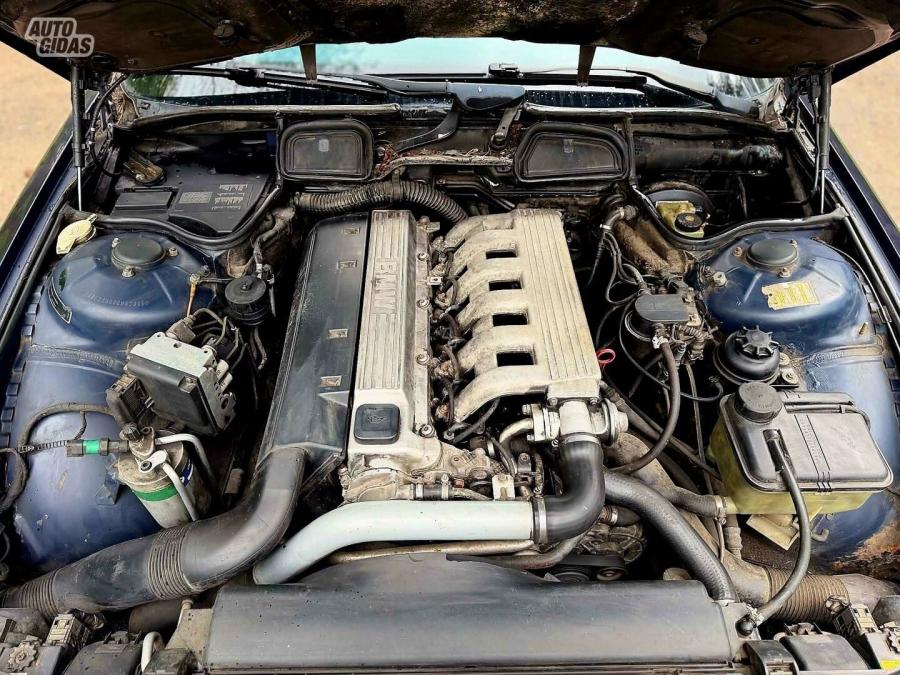 Blue BMW 725 1996 in Kaunas, with an engine capacity of 2.50 L and mileage of 370 thousand km for 1990 €, photo 25 on AUTOMOTO.COM.LV