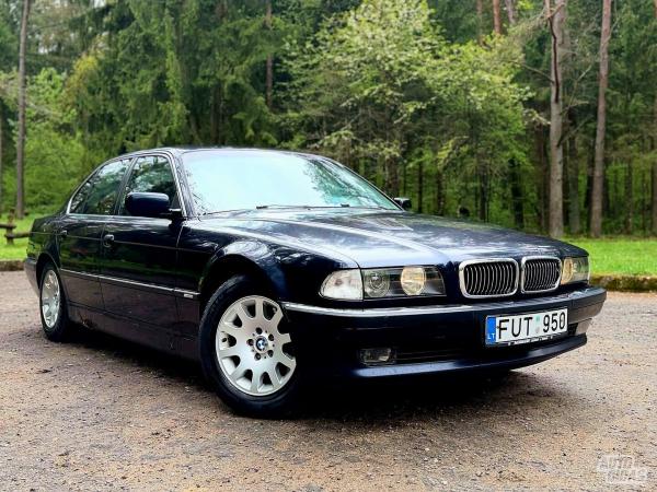 Blue BMW 725 1996 in Kaunas, with an engine capacity of 2.50 L and mileage of 370 thousand km for 1990 €, photo 1 on AUTOMOTO.COM.LV