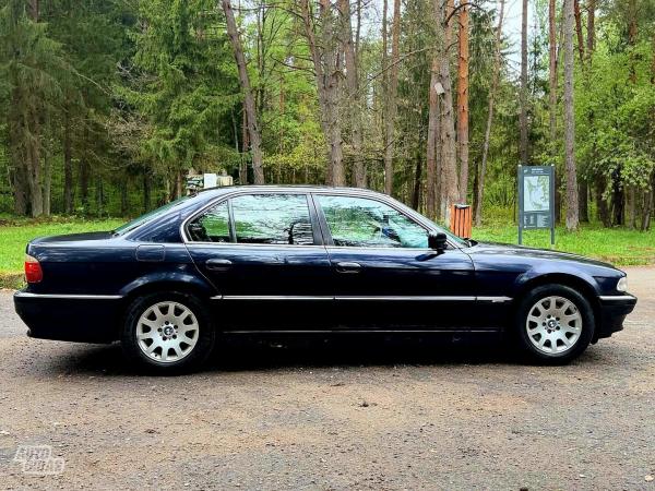Blue BMW 725 1996 in Kaunas, with an engine capacity of 2.50 L and mileage of 370 thousand km for 1990 €, photo 7 on AUTOMOTO.COM.LV