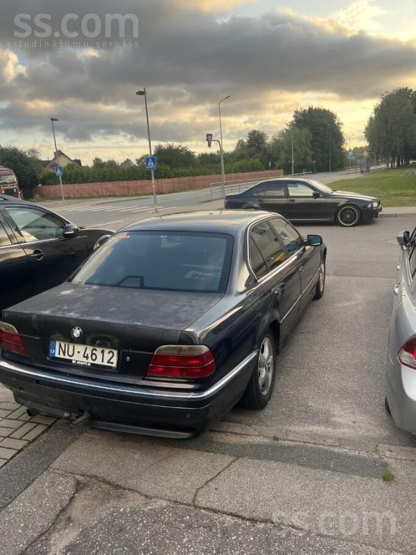 БМВ 725 1996 в Лиепая на AUTOMOTO.COM.LV Синий БМВ 725 1996 в Лиепая, объемом двигателя 2.50 л и пробегом 470 тыс. км за 2000 €, фото 4 на AUTOMOTO.COM.LV