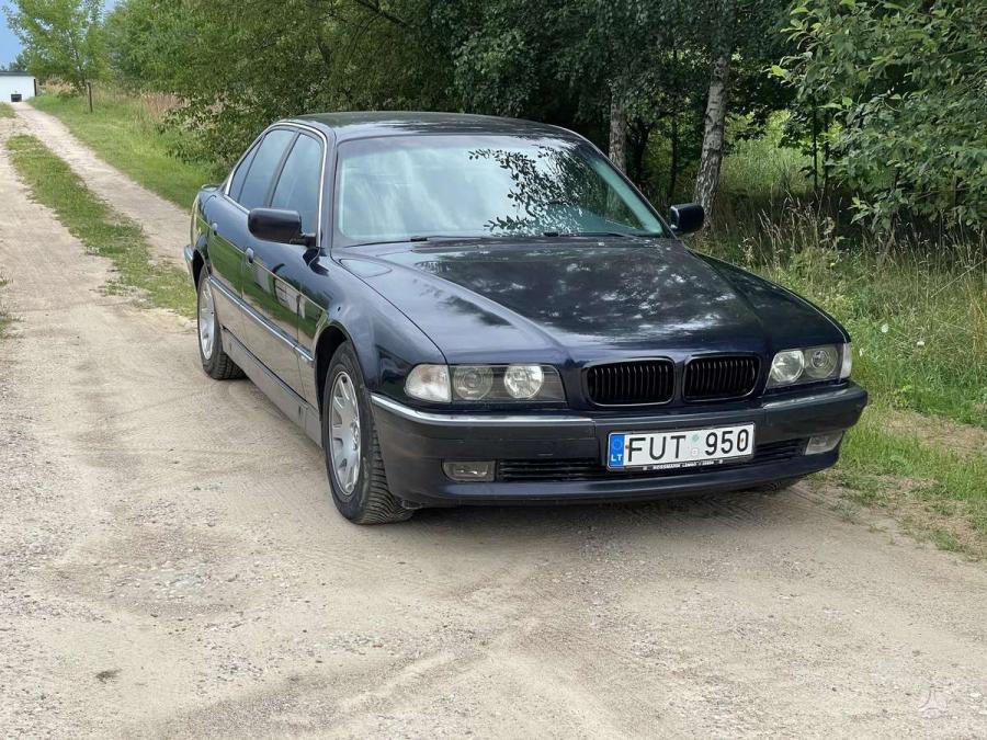 Zils BMW 725 1997 Viļņa, ar dzinēja tilpumu 2.50 L un nobraukumu 365 tūkst. km par 1500 €, foto 3 vietnē AUTOMOTO.COM.LV