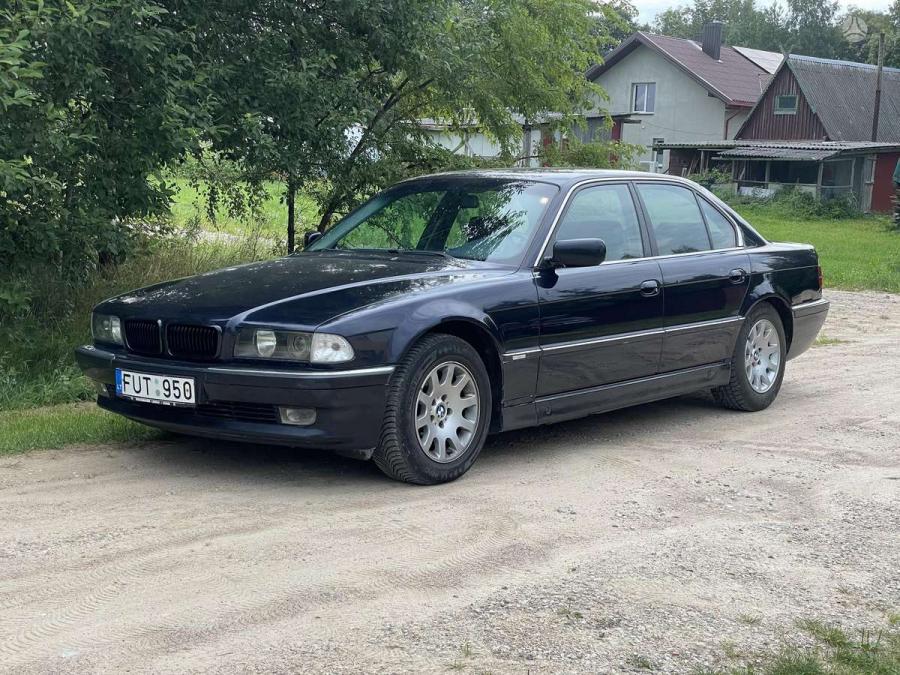 Zils BMW 725 1997 Viļņa, ar dzinēja tilpumu 2.50 L un nobraukumu 365 tūkst. km par 1500 €, foto 4 vietnē AUTOMOTO.COM.LV
