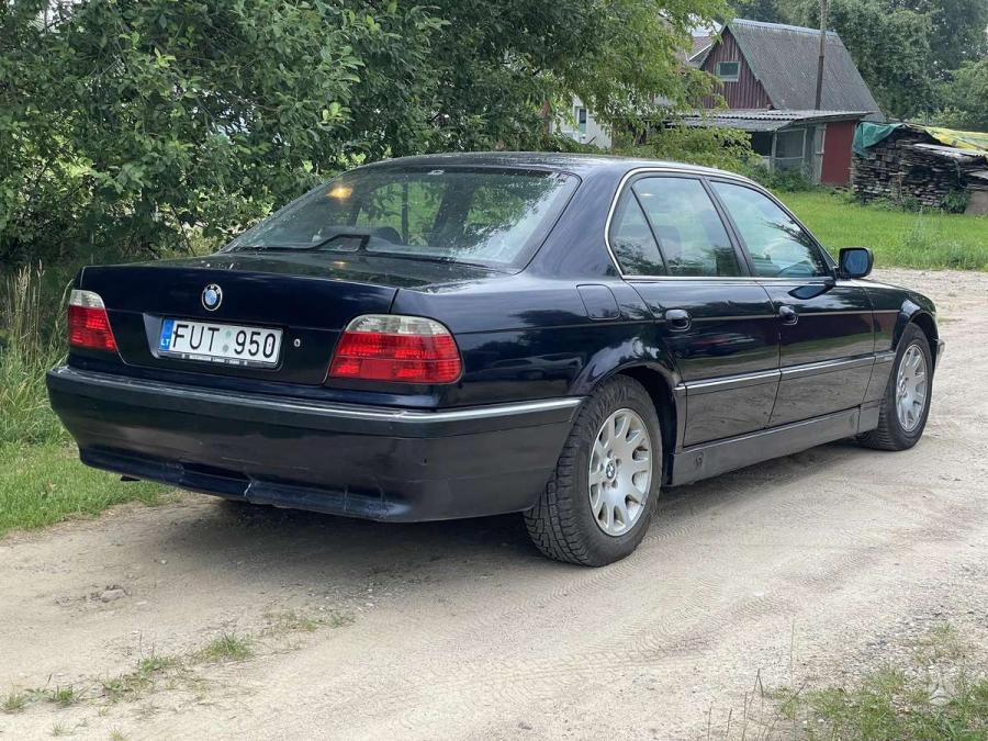 Zils BMW 725 1997 Viļņa, ar dzinēja tilpumu 2.50 L un nobraukumu 365 tūkst. km par 1500 €, foto 6 vietnē AUTOMOTO.COM.LV