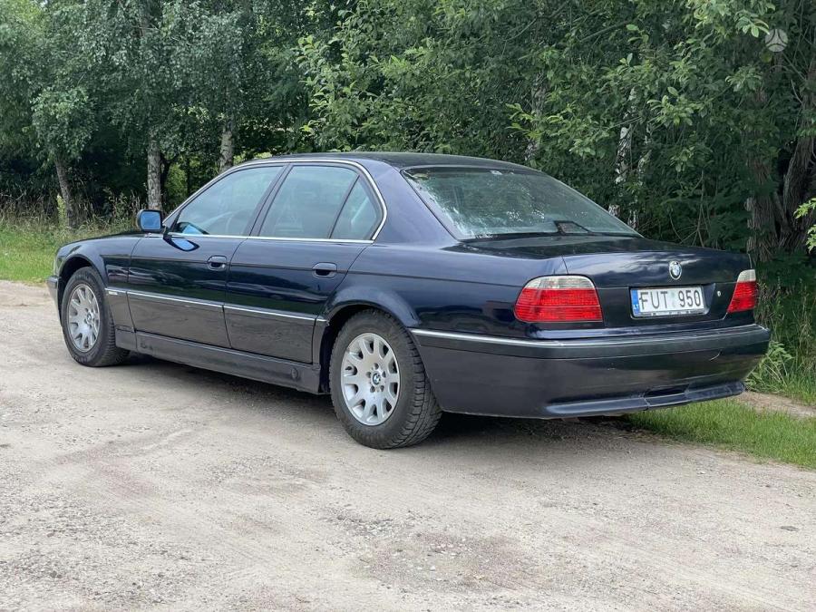 Zils BMW 725 1997 Viļņa, ar dzinēja tilpumu 2.50 L un nobraukumu 365 tūkst. km par 1500 €, foto 7 vietnē AUTOMOTO.COM.LV