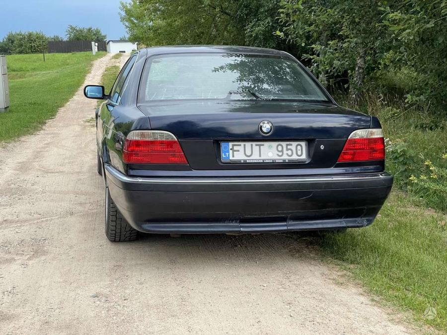 Zils BMW 725 1997 Viļņa, ar dzinēja tilpumu 2.50 L un nobraukumu 365 tūkst. km par 1500 €, foto 8 vietnē AUTOMOTO.COM.LV