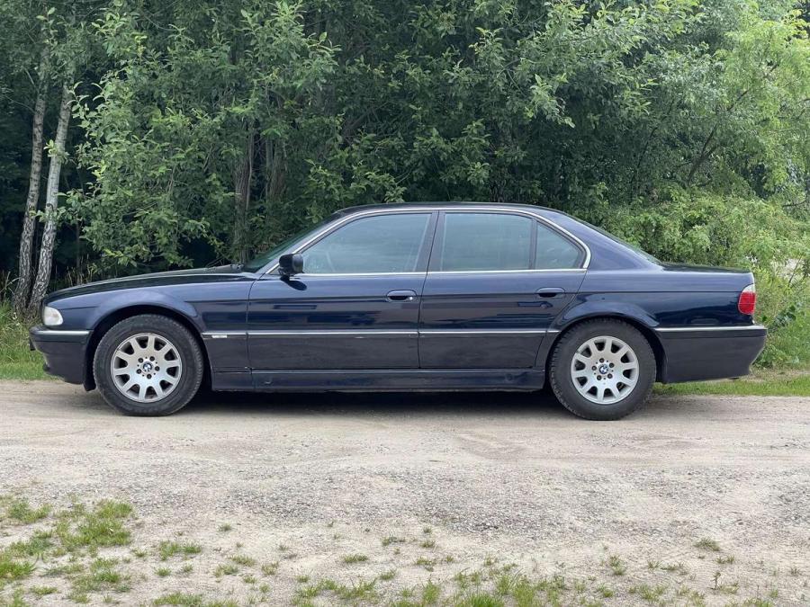 Zils BMW 725 1997 Viļņa, ar dzinēja tilpumu 2.50 L un nobraukumu 365 tūkst. km par 1500 €, foto 9 vietnē AUTOMOTO.COM.LV