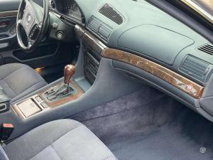 Zils BMW 725 1997 Viļņa, ar dzinēja tilpumu 2.50 L un nobraukumu 365 tūkst. km par 1500 €, foto 17 vietnē AUTOMOTO.COM.LV
