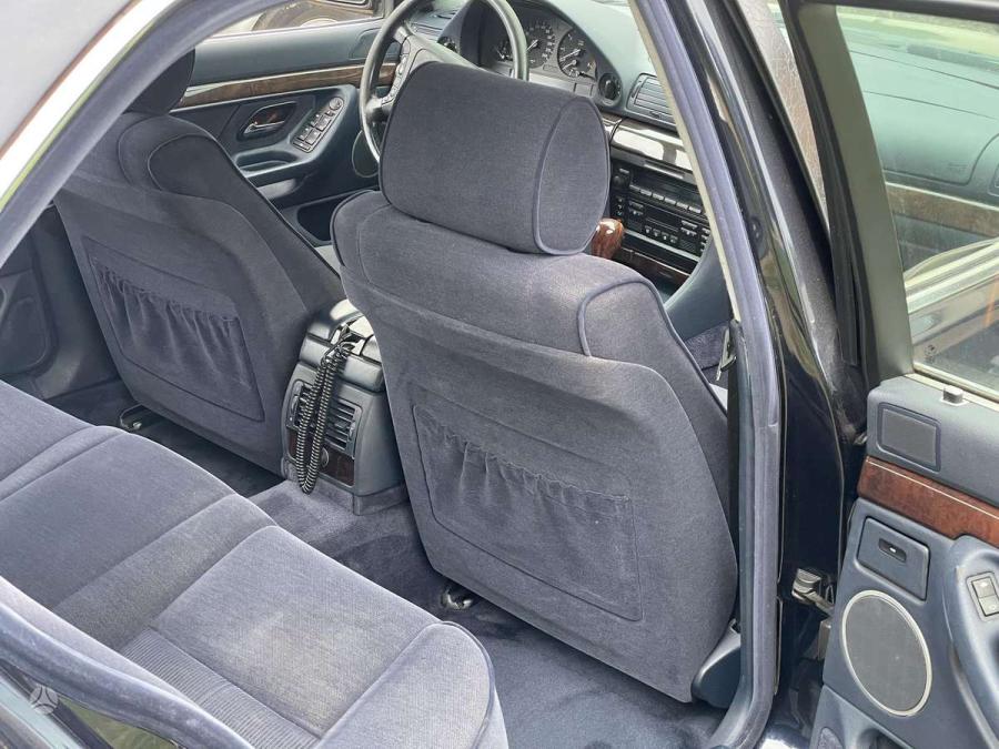 Zils BMW 725 1997 Viļņa, ar dzinēja tilpumu 2.50 L un nobraukumu 365 tūkst. km par 1500 €, foto 19 vietnē AUTOMOTO.COM.LV