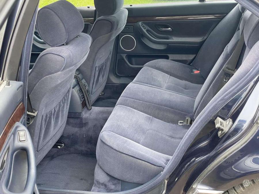 Zils BMW 725 1997 Viļņa, ar dzinēja tilpumu 2.50 L un nobraukumu 365 tūkst. km par 1500 €, foto 21 vietnē AUTOMOTO.COM.LV