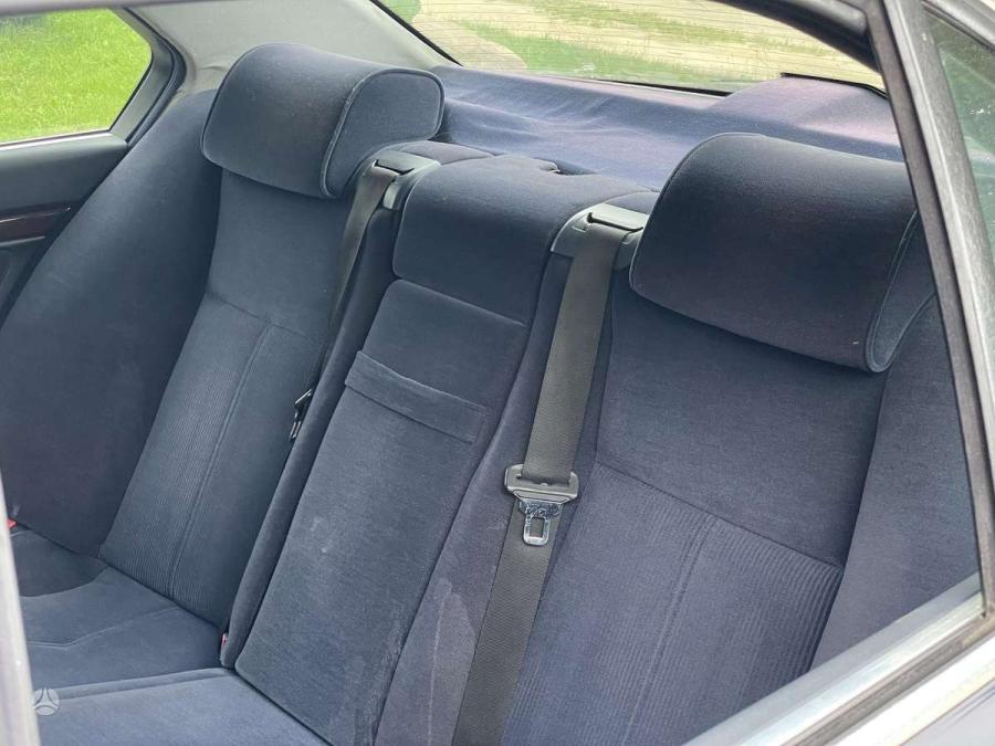 Zils BMW 725 1997 Viļņa, ar dzinēja tilpumu 2.50 L un nobraukumu 365 tūkst. km par 1500 €, foto 25 vietnē AUTOMOTO.COM.LV