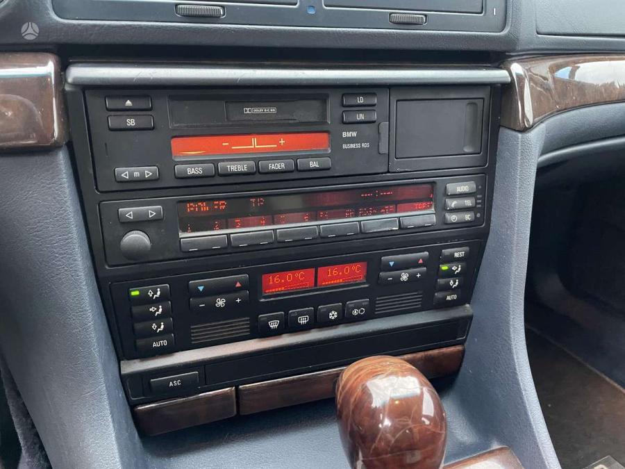 Zils BMW 725 1997 Viļņa, ar dzinēja tilpumu 2.50 L un nobraukumu 365 tūkst. km par 1500 €, foto 37 vietnē AUTOMOTO.COM.LV