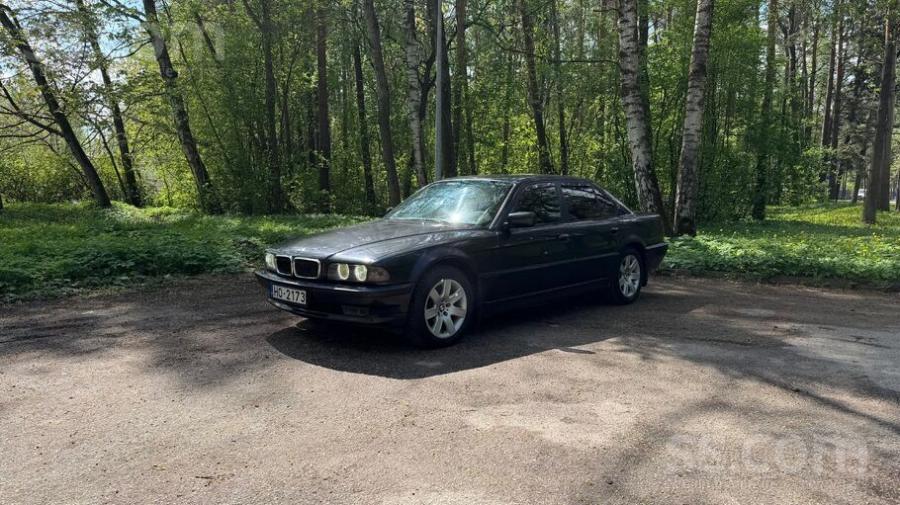 Black BMW 728 1996 in Riga, with an engine capacity of 2.80 L and mileage of 0 thousand km for 4199 €, photo 1 on AUTOMOTO.COM.LV