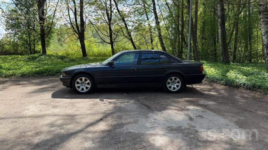 Black BMW 728 1996 in Riga, with an engine capacity of 2.80 L and mileage of 0 thousand km for 4199 €, photo 3 on AUTOMOTO.COM.LV